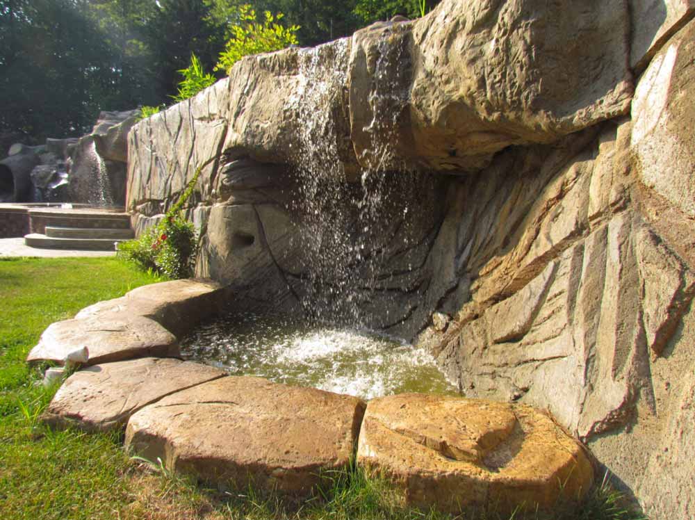Backyard Waterfalls and Water Features | Bellus Terra