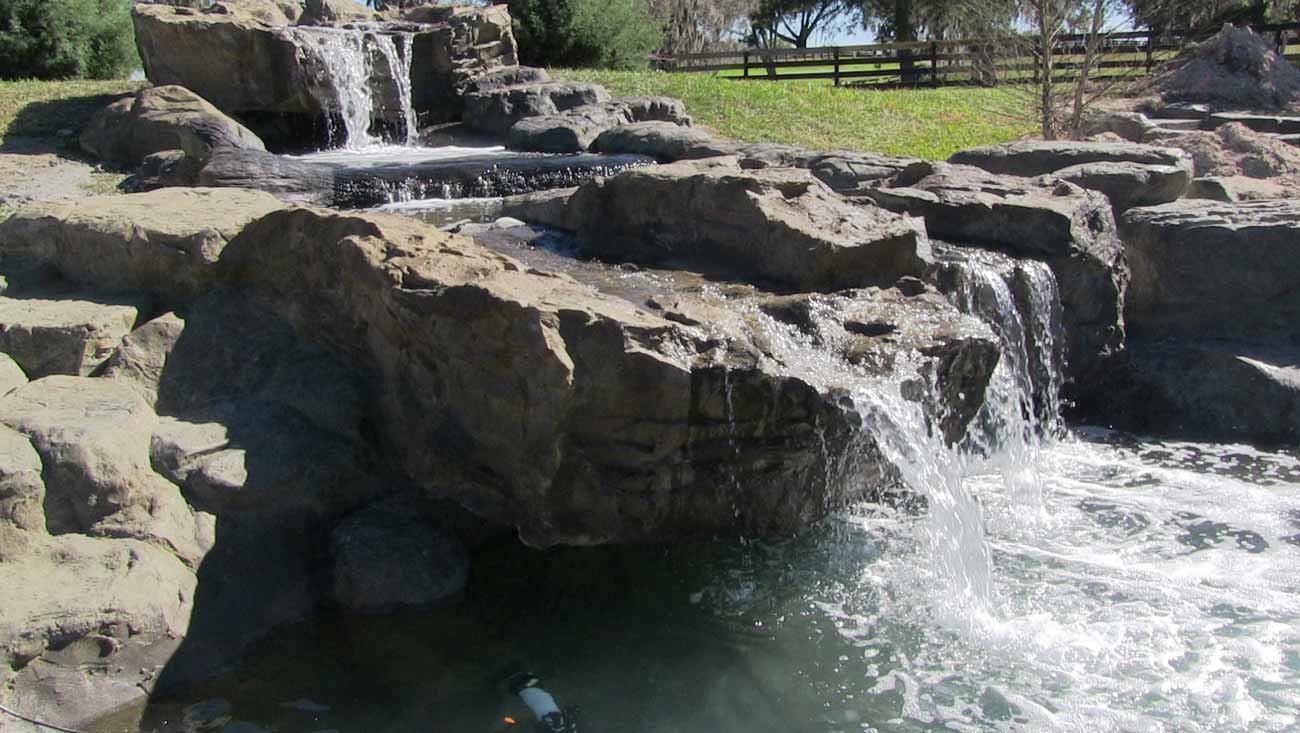 Backyard Waterfalls and Water Features | Bellus Terra